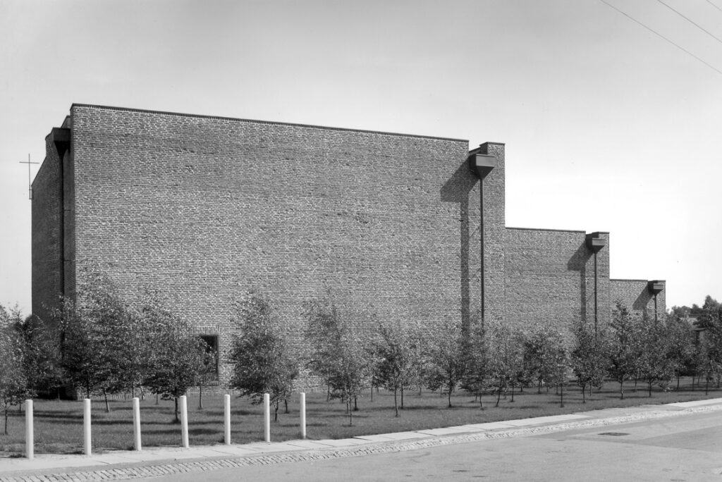 Islev Kirke | Arkitekterne Inger og Johannes Exner